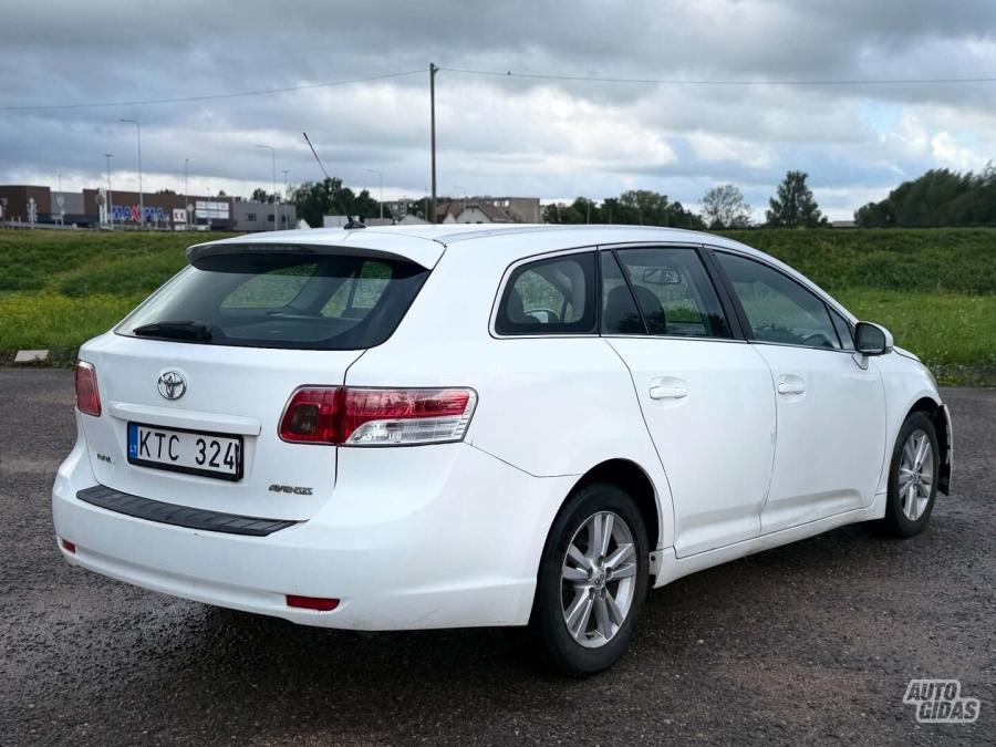 Toyota Avensis 2010 in Silute, with an engine capacity of 2.00 L and mileage of 400 thousand km for 1650 €, photo 5 on AUTOMOTO.COM.LV