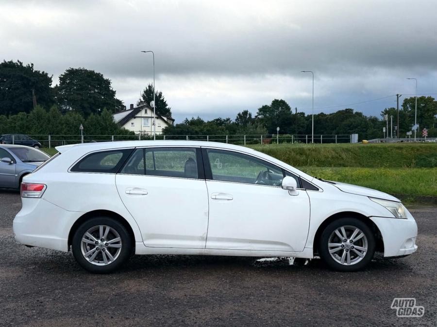 Toyota Avensis 2010 in Silute, with an engine capacity of 2.00 L and mileage of 400 thousand km for 1650 €, photo 9 on AUTOMOTO.COM.LV