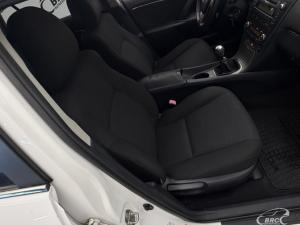 Toyota Avensis 2010 in Vilnius, with an engine capacity of 1.99 L and mileage of 237 thousand km for 6900 €, photo 6 on AUTOMOTO.COM.LV