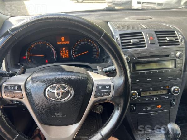 Toyota Avensis 2010 in Valmiera, with an engine capacity of 2.20 L and mileage of 0 thousand km for 2990 €, photo 5 on AUTOMOTO.COM.LV