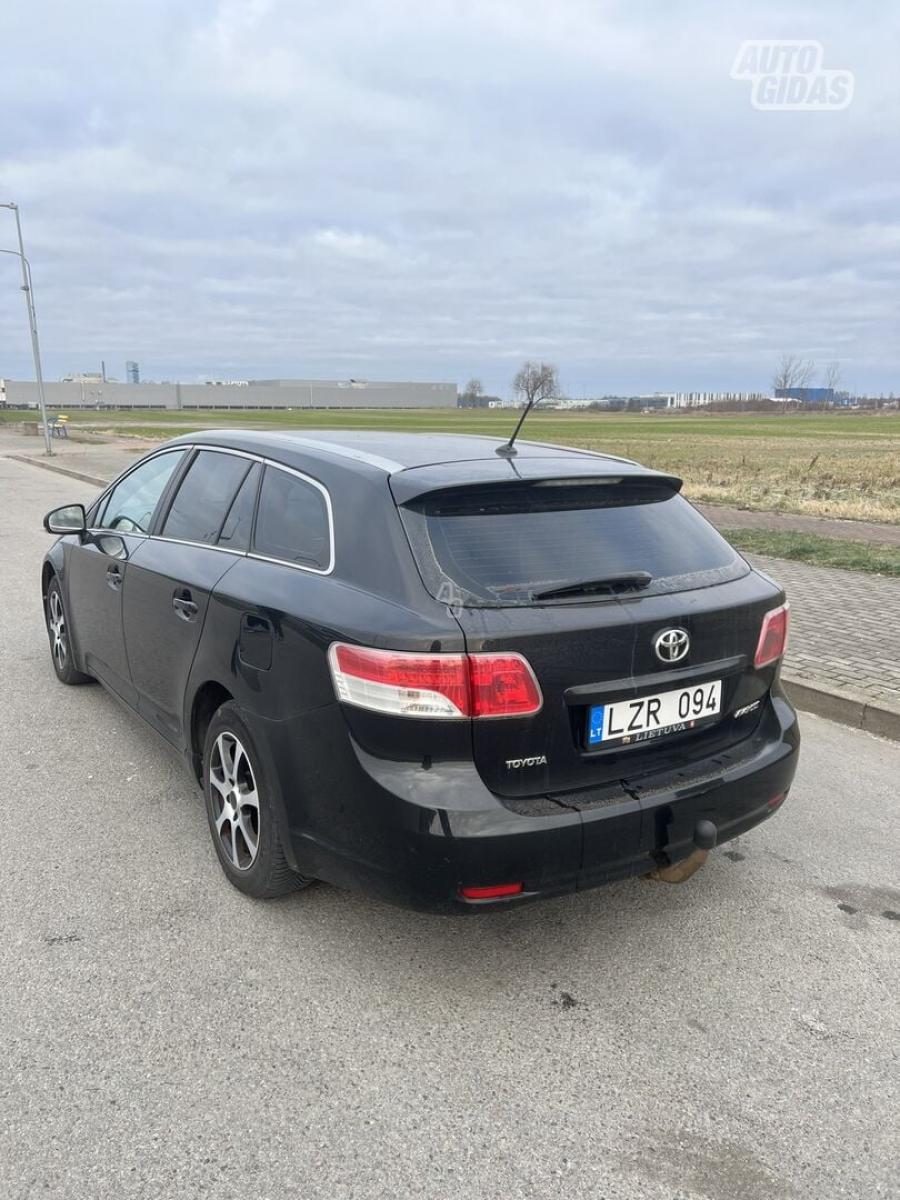 Toyota Avensis 2011 in Klaipeda, with an engine capacity of 1.60 L and mileage of 273 thousand km for 4700 €, photo 5 on AUTOMOTO.COM.LV