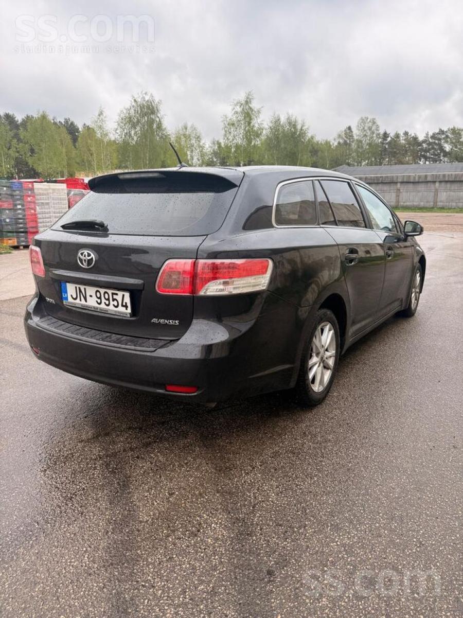 Toyota Avensis 2011 in Riga, with an engine capacity of 2.00 L and mileage of 360 thousand km for 4900 €, photo 5 on AUTOMOTO.COM.LV