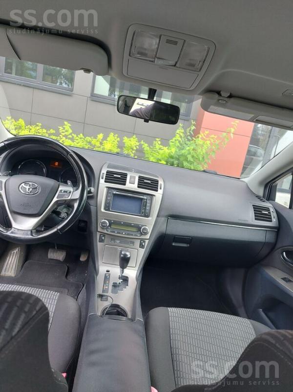 Toyota Avensis 2011 in Riga, with an engine capacity of 2.20 L and mileage of 298 thousand km for 4800 €, photo 2 on AUTOMOTO.COM.LV