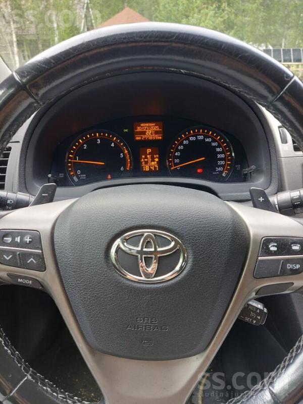 Toyota Avensis 2011 in Riga, with an engine capacity of 2.20 L and mileage of 298 thousand km for 4800 €, photo 4 on AUTOMOTO.COM.LV