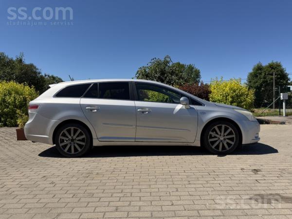 Toyota Avensis 2011 Rīga, ar dzinēja tilpumu 2.20 L un nobraukumu 260 tūkst. km par 4900 €, foto 5 vietnē AUTOMOTO.COM.LV