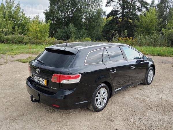Toyota Avensis 2011 in Riga, with an engine capacity of 1.80 L and mileage of 0 thousand km for 5850 €, photo 4 on AUTOMOTO.COM.LV