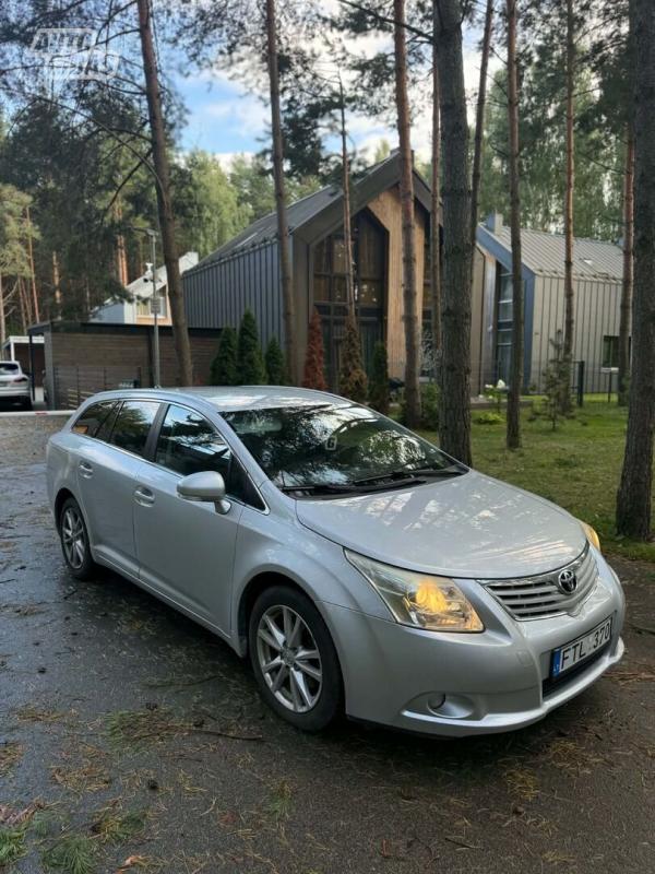 Toyota Avensis 2011 in Vilnius, with an engine capacity of 2.20 L and mileage of 308 thousand km for 3400 €, photo 2 on AUTOMOTO.COM.LV