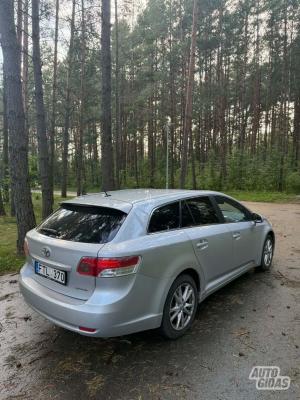 Toyota Avensis 2011 Viļņa, ar dzinēja tilpumu 2.20 L un nobraukumu 308 tūkst. km par 3400 €, foto 4 vietnē AUTOMOTO.COM.LV