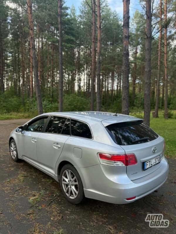 Toyota Avensis 2011 in Vilnius, with an engine capacity of 2.20 L and mileage of 308 thousand km for 3400 €, photo 4 on AUTOMOTO.COM.LV