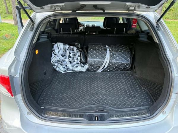 Toyota Avensis 2011 in Vilnius, with an engine capacity of 2.20 L and mileage of 308 thousand km for 3400 €, photo 10 on AUTOMOTO.COM.LV
