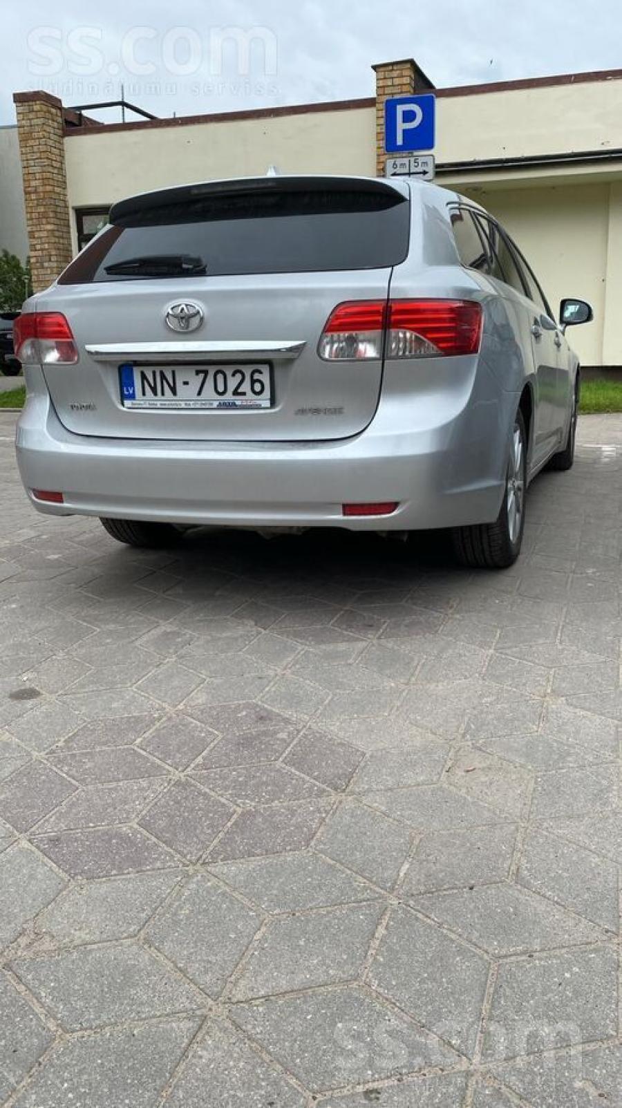 Toyota Avensis 2012 in Jelgava, with an engine capacity of 2.20 L and mileage of 230 thousand km for 5700 €, photo 2 on AUTOMOTO.COM.LV