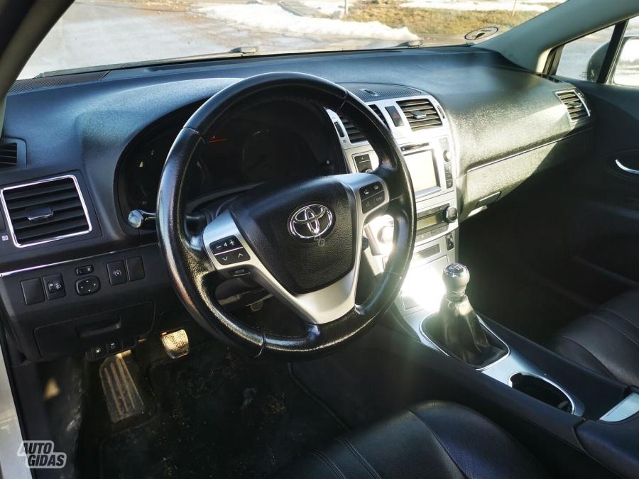 Тойота Авенсис 2012 в Укмерге, объемом двигателя 2.00 л и пробегом 380 тыс. км за 2650 €, фото 11 на AUTOMOTO.COM.LV