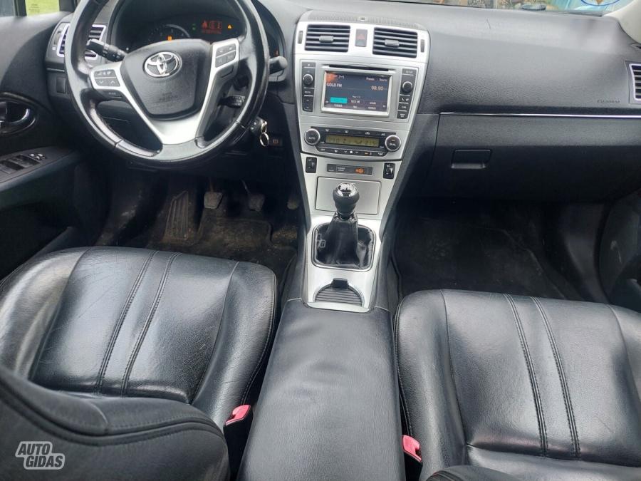 Toyota Avensis 2012 in Ukmerge, with an engine capacity of 2.00 L and mileage of 380 thousand km for 2580 €, photo 10 on AUTOMOTO.COM.LV