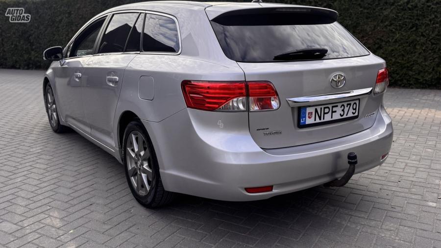 Toyota Avensis 2012 Jurbarkas, ar dzinēja tilpumu 2.00 L un nobraukumu 214 tūkst. km par 4100 €, foto 3 vietnē AUTOMOTO.COM.LV