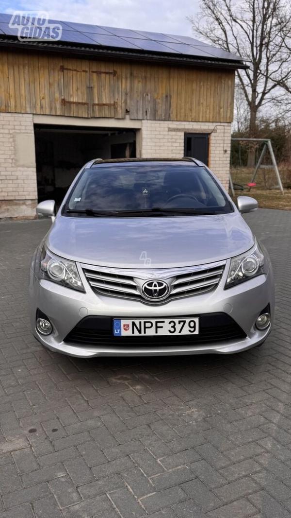 Toyota Avensis 2012 in Jurbarkas, with an engine capacity of 2.00 L and mileage of 214 thousand km for 4100 €, photo 6 on AUTOMOTO.COM.LV