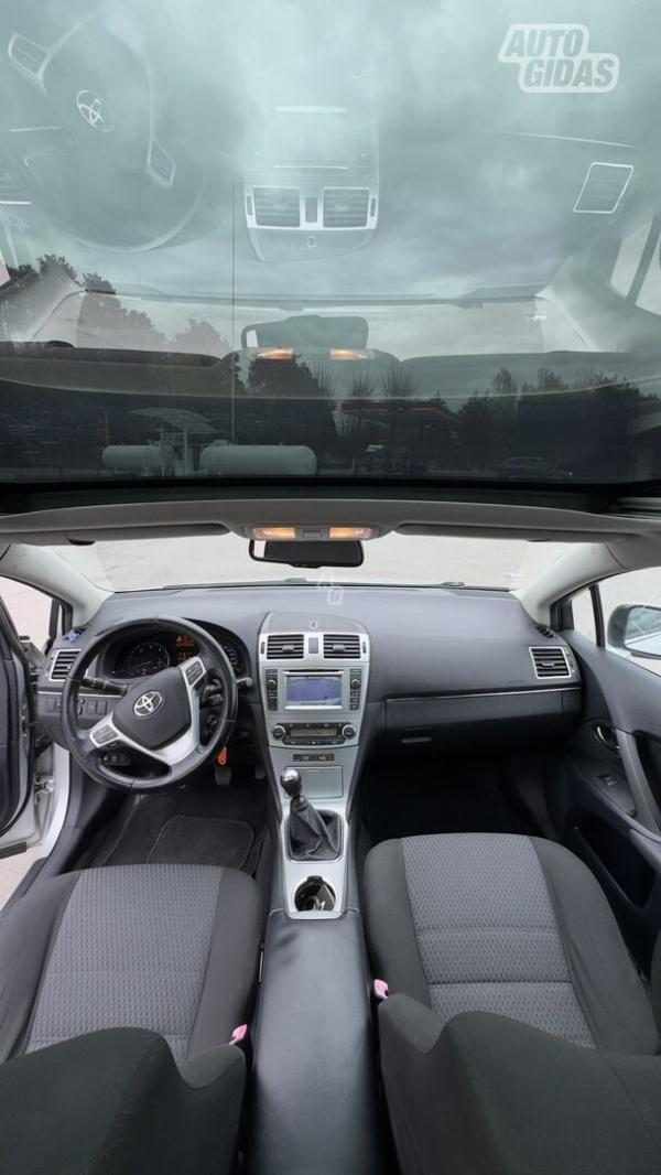 Toyota Avensis 2012 in Jurbarkas, with an engine capacity of 2.00 L and mileage of 214 thousand km for 4100 €, photo 9 on AUTOMOTO.COM.LV