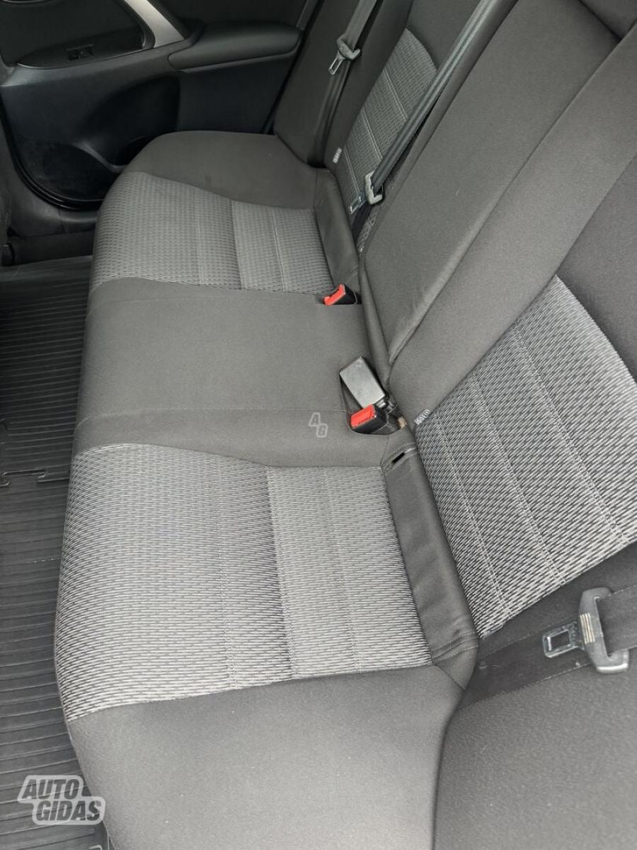 Toyota Avensis 2012 in Siauliai, with an engine capacity of 2.00 L and mileage of 238 thousand km for 5150 €, photo 11 on AUTOMOTO.COM.LV