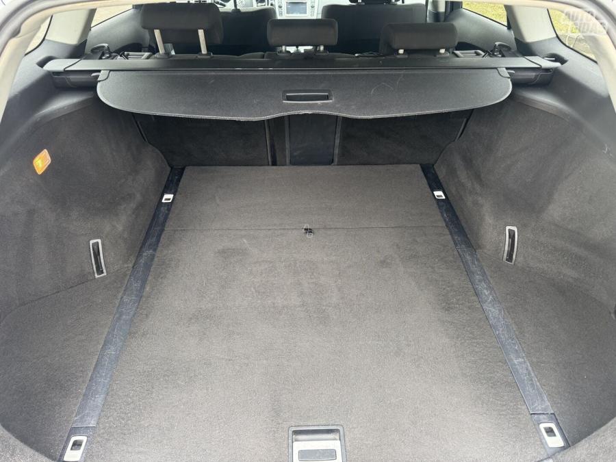 Toyota Avensis 2012 in Siauliai, with an engine capacity of 2.00 L and mileage of 238 thousand km for 5150 €, photo 12 on AUTOMOTO.COM.LV