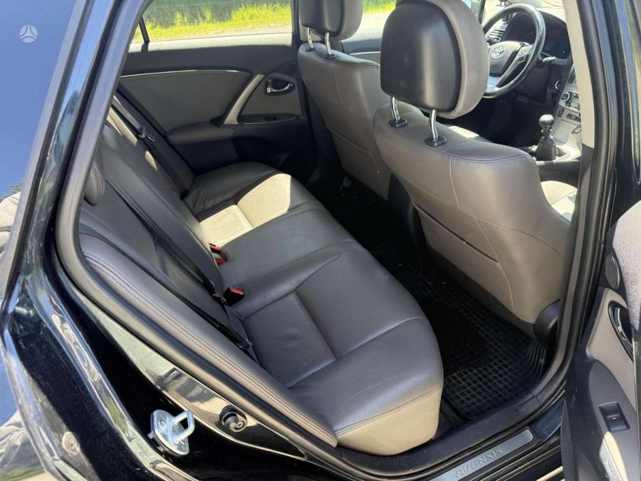 Toyota Avensis 2012 Viļņa, ar dzinēja tilpumu 2.00 L un nobraukumu 330 tūkst. km par 4350 €, foto 12 vietnē AUTOMOTO.COM.LV
