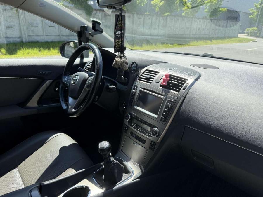 Toyota Avensis 2012 Viļņa, ar dzinēja tilpumu 2.00 L un nobraukumu 330 tūkst. km par 4350 €, foto 13 vietnē AUTOMOTO.COM.LV