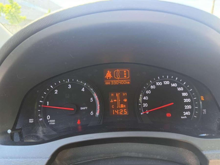 Toyota Avensis 2012 Viļņa, ar dzinēja tilpumu 2.00 L un nobraukumu 330 tūkst. km par 4350 €, foto 14 vietnē AUTOMOTO.COM.LV