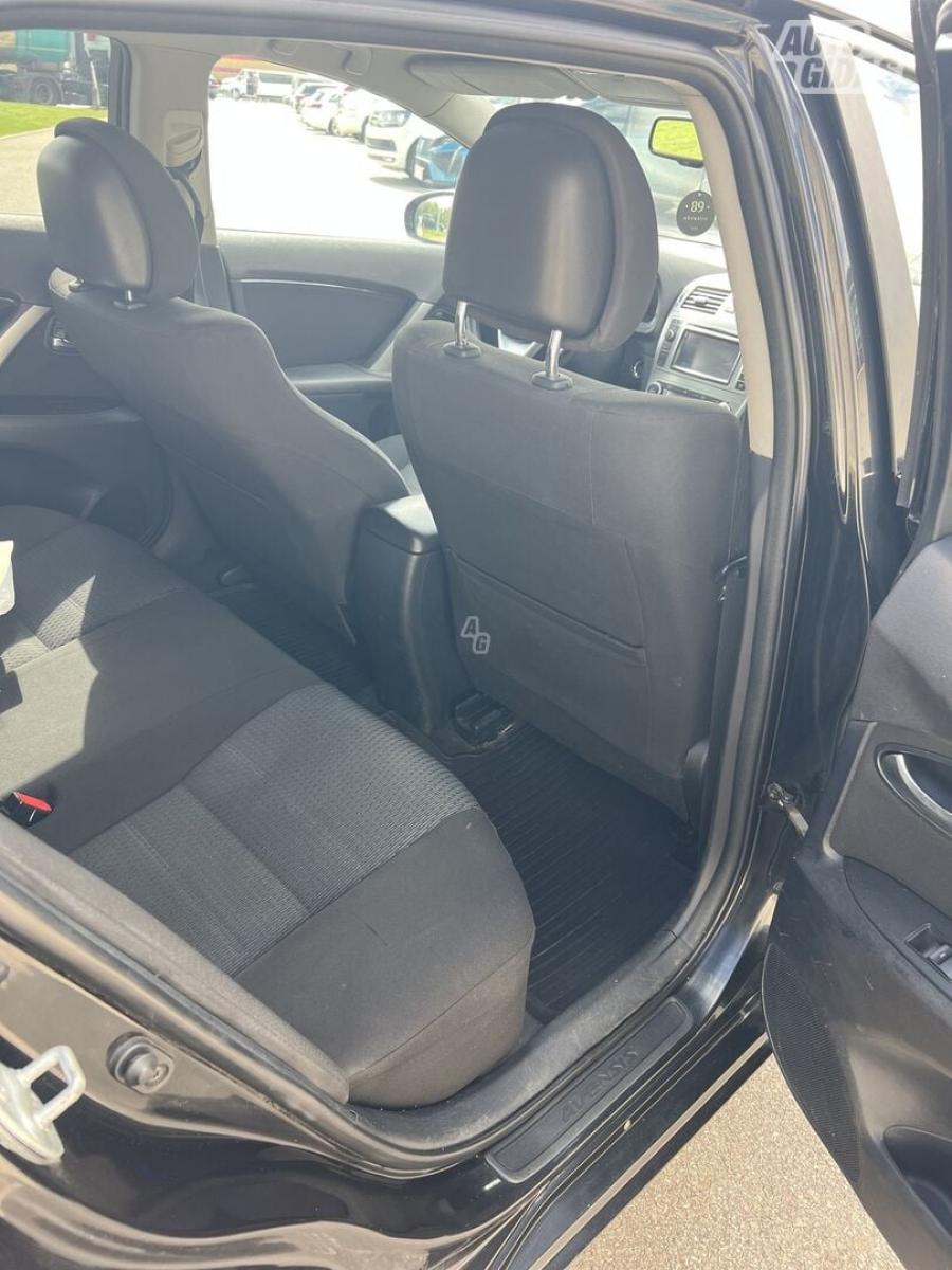 Toyota Avensis 2012 Kauņa, ar dzinēja tilpumu 2.20 L un nobraukumu 309 tūkst. km par 4900 €, foto 11 vietnē AUTOMOTO.COM.LV
