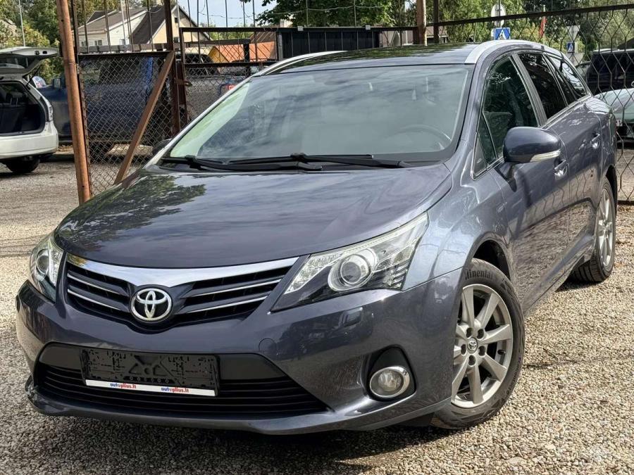 Toyota Avensis 2012 in Ukmerge, with an engine capacity of 2.00 L and mileage of 210 thousand km for 5950 €, photo 3 on AUTOMOTO.COM.LV
