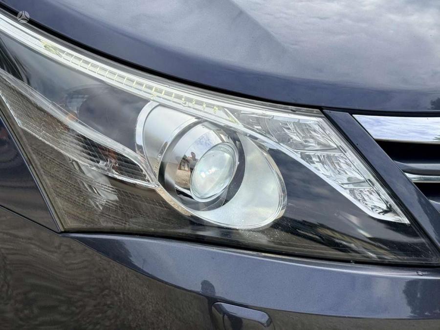 Toyota Avensis 2012 in Ukmerge, with an engine capacity of 2.00 L and mileage of 210 thousand km for 5950 €, photo 4 on AUTOMOTO.COM.LV