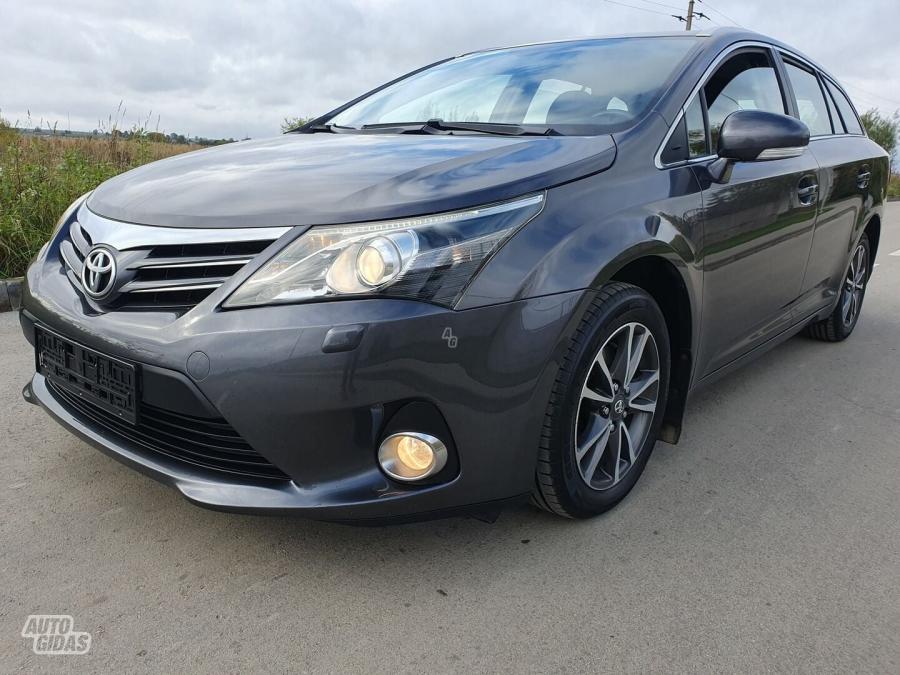 Toyota Avensis 2012 in Siauliai, with an engine capacity of 1.80 L and mileage of 203 thousand km for 5200 €, photo 1 on AUTOMOTO.COM.LV