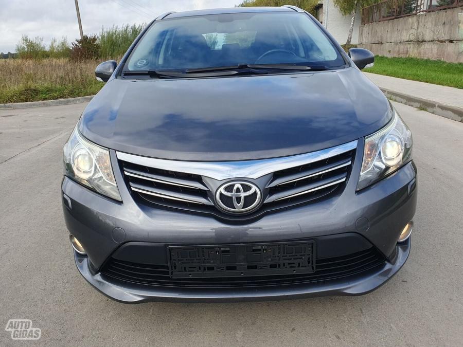 Toyota Avensis 2012 in Siauliai, with an engine capacity of 1.80 L and mileage of 203 thousand km for 5200 €, photo 7 on AUTOMOTO.COM.LV