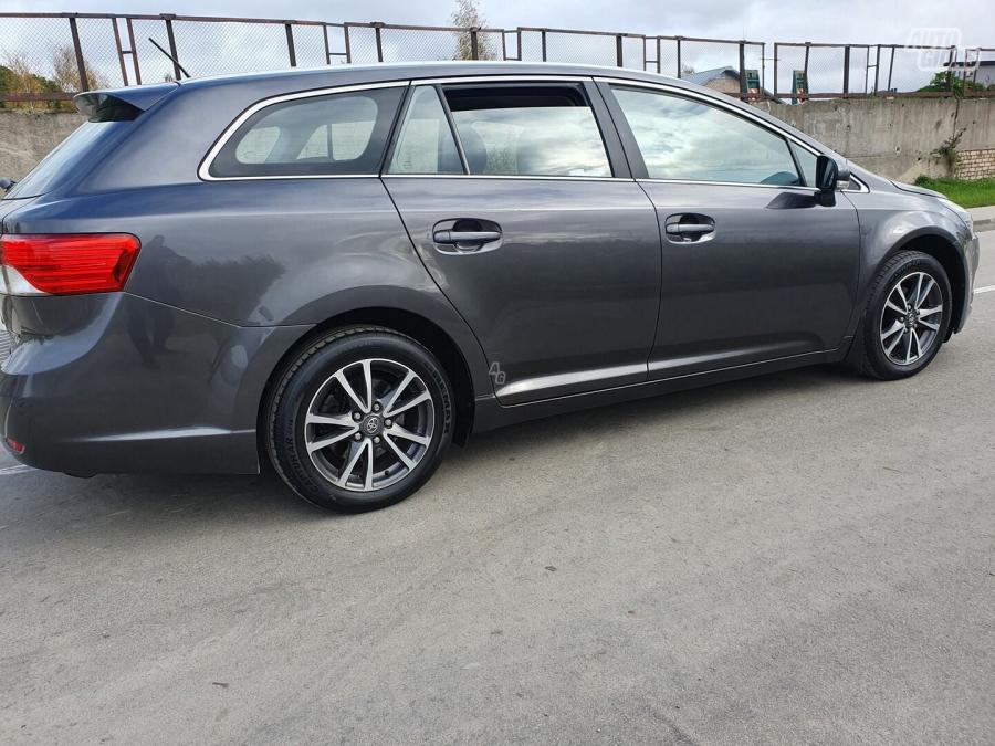 Toyota Avensis 2012 in Siauliai, with an engine capacity of 1.80 L and mileage of 203 thousand km for 5200 €, photo 10 on AUTOMOTO.COM.LV