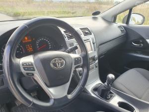 Toyota Avensis 2012 in Siauliai, with an engine capacity of 1.80 L and mileage of 203 thousand km for 5200 €, photo 18 on AUTOMOTO.COM.LV