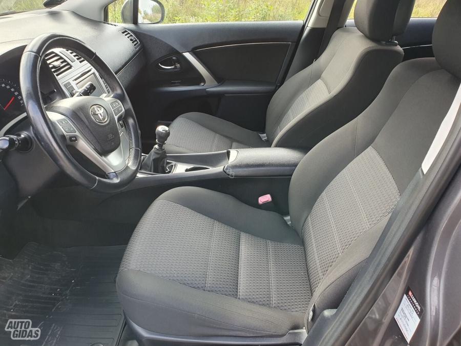 Toyota Avensis 2012 in Siauliai, with an engine capacity of 1.80 L and mileage of 203 thousand km for 5200 €, photo 19 on AUTOMOTO.COM.LV