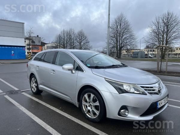Toyota Avensis 2013 in Riga, with an engine capacity of 2.20 L and mileage of 189 thousand km for 5550 €, photo 4 on AUTOMOTO.COM.LV