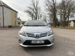 Toyota Avensis 2013 Viļņa, ar dzinēja tilpumu 2.00 L un nobraukumu 350 tūkst. km par 6000 €, foto  vietnē AUTOMOTO.COM.LV