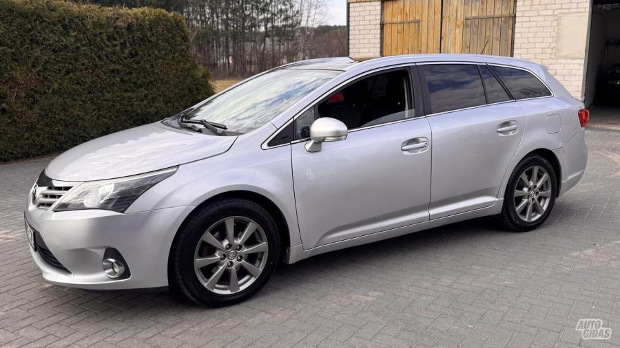 Toyota Avensis 2013 in Jurbarkas, with an engine capacity of 2.00 L and mileage of 210 thousand km for 4200 €, photo 1 on AUTOMOTO.COM.LV