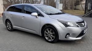 Toyota Avensis 2013 in Jurbarkas, with an engine capacity of 2.00 L and mileage of 210 thousand km for 4200 €, photo 3 on AUTOMOTO.COM.LV