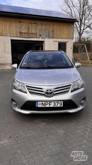 Toyota Avensis 2013 in Jurbarkas, with an engine capacity of 2.00 L and mileage of 210 thousand km for 4200 €, photo 6 on AUTOMOTO.COM.LV