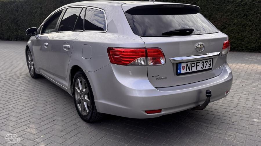 Toyota Avensis 2013 in Jurbarkas, with an engine capacity of 2.00 L and mileage of 210 thousand km for 4200 €, photo 7 on AUTOMOTO.COM.LV