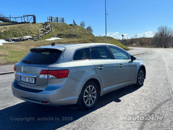 Toyota Avensis 2013 Narva, ar dzinēja tilpumu 2.00 L un nobraukumu 302 tūkst. km par 2800 €, foto 3 vietnē AUTOMOTO.COM.LV