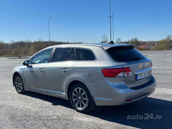 Toyota Avensis 2013 Narva, ar dzinēja tilpumu 2.00 L un nobraukumu 302 tūkst. km par 2800 €, foto 4 vietnē AUTOMOTO.COM.LV