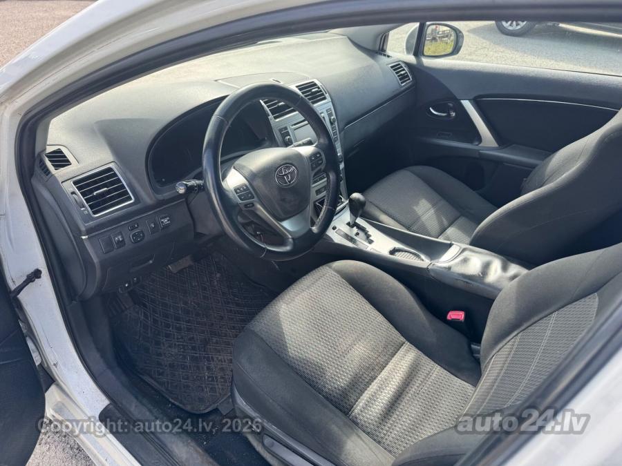 Тойота Авенсис 2013 в Таллин, объемом двигателя 1.80 л и пробегом 340 тыс. км за 2000 €, фото 6 на AUTOMOTO.COM.LV