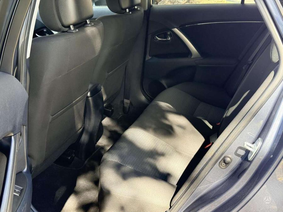 Toyota Avensis 2013 Ukmergė, ar dzinēja tilpumu 2.00 L un nobraukumu 152 tūkst. km par 5750 €, foto 11 vietnē AUTOMOTO.COM.LV