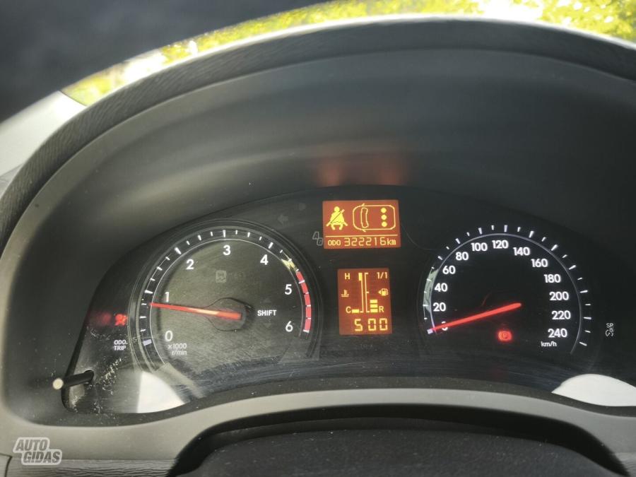 Тойота Авенсис 2013 в Юрбаркас, объемом двигателя 2.00 л и пробегом 322 тыс. км за 3333 €, фото 12 на AUTOMOTO.COM.LV