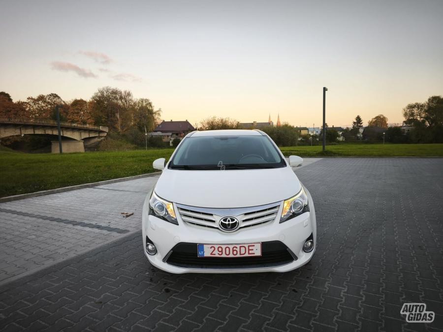 Toyota Avensis 2013 in Jurbarkas, with an engine capacity of 2.00 L and mileage of 322 thousand km for 3750 €, photo 3 on AUTOMOTO.COM.LV