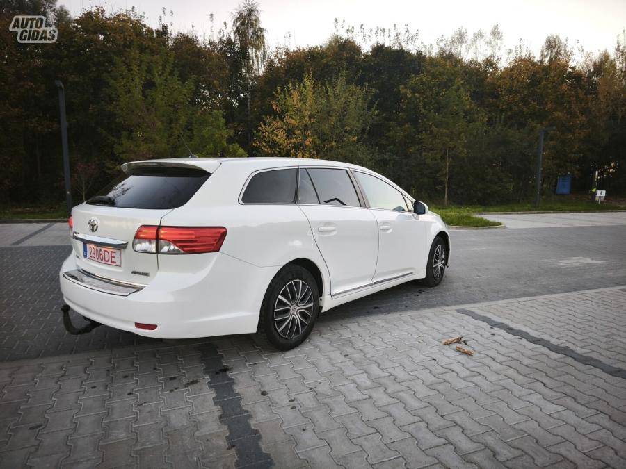 Toyota Avensis 2013 in Jurbarkas, with an engine capacity of 2.00 L and mileage of 322 thousand km for 3750 €, photo 6 on AUTOMOTO.COM.LV