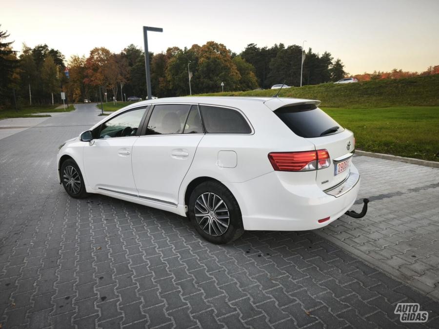 Toyota Avensis 2013 in Jurbarkas, with an engine capacity of 2.00 L and mileage of 322 thousand km for 3750 €, photo 8 on AUTOMOTO.COM.LV