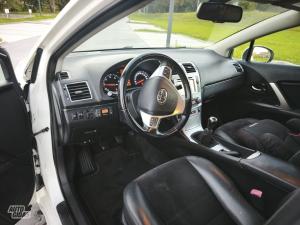 Toyota Avensis 2013 in Jurbarkas, with an engine capacity of 2.00 L and mileage of 322 thousand km for 3750 €, photo 11 on AUTOMOTO.COM.LV