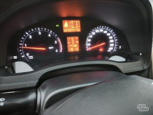 Toyota Avensis 2013 in Jurbarkas, with an engine capacity of 2.00 L and mileage of 322 thousand km for 3750 €, photo 12 on AUTOMOTO.COM.LV
