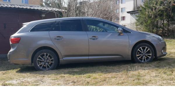 Toyota Avensis 2014 in Viljandi, with an engine capacity of 2.00 L and mileage of 195 thousand km for 7900 €, photo 4 on AUTOMOTO.COM.LV
